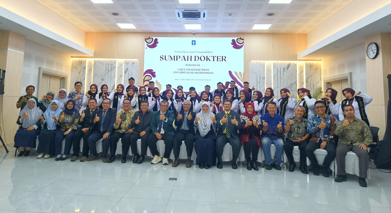 Ambil Sumpah 28 Dokter Baru, FK UII Tekankan Integritas dan Resiliensi ...