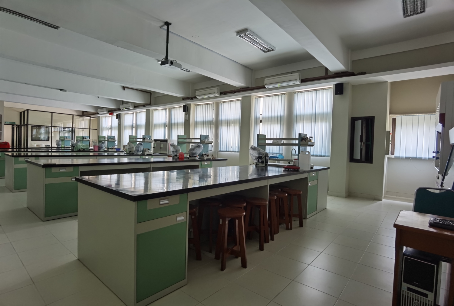 DEPARTEMEN MIKROBIOLOGI - Fakultas Kedokteran Universitas Islam Indonesia Yogyakarta