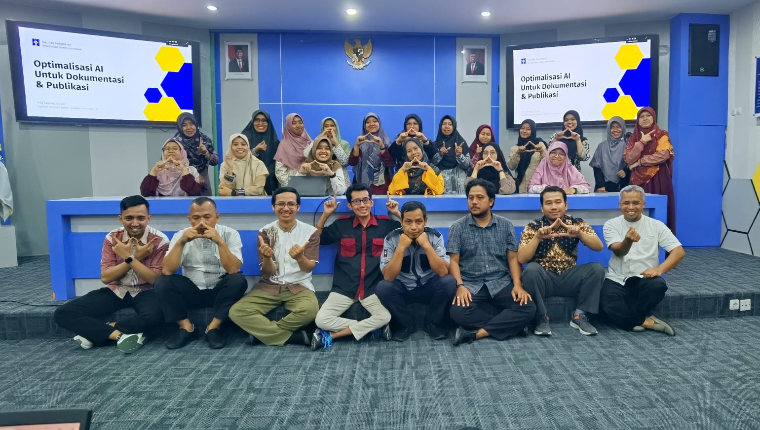 Workshop Optimalisasi Teknologi AI di FK UII: Meningkatkan Kualitas ...