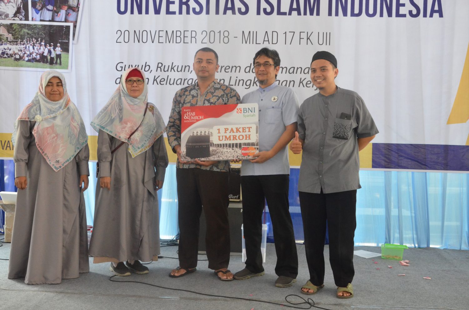 [:id]Dosen FK UII Terima Doorprize Utama Paket Umroh di Milad 17 FK UII ...